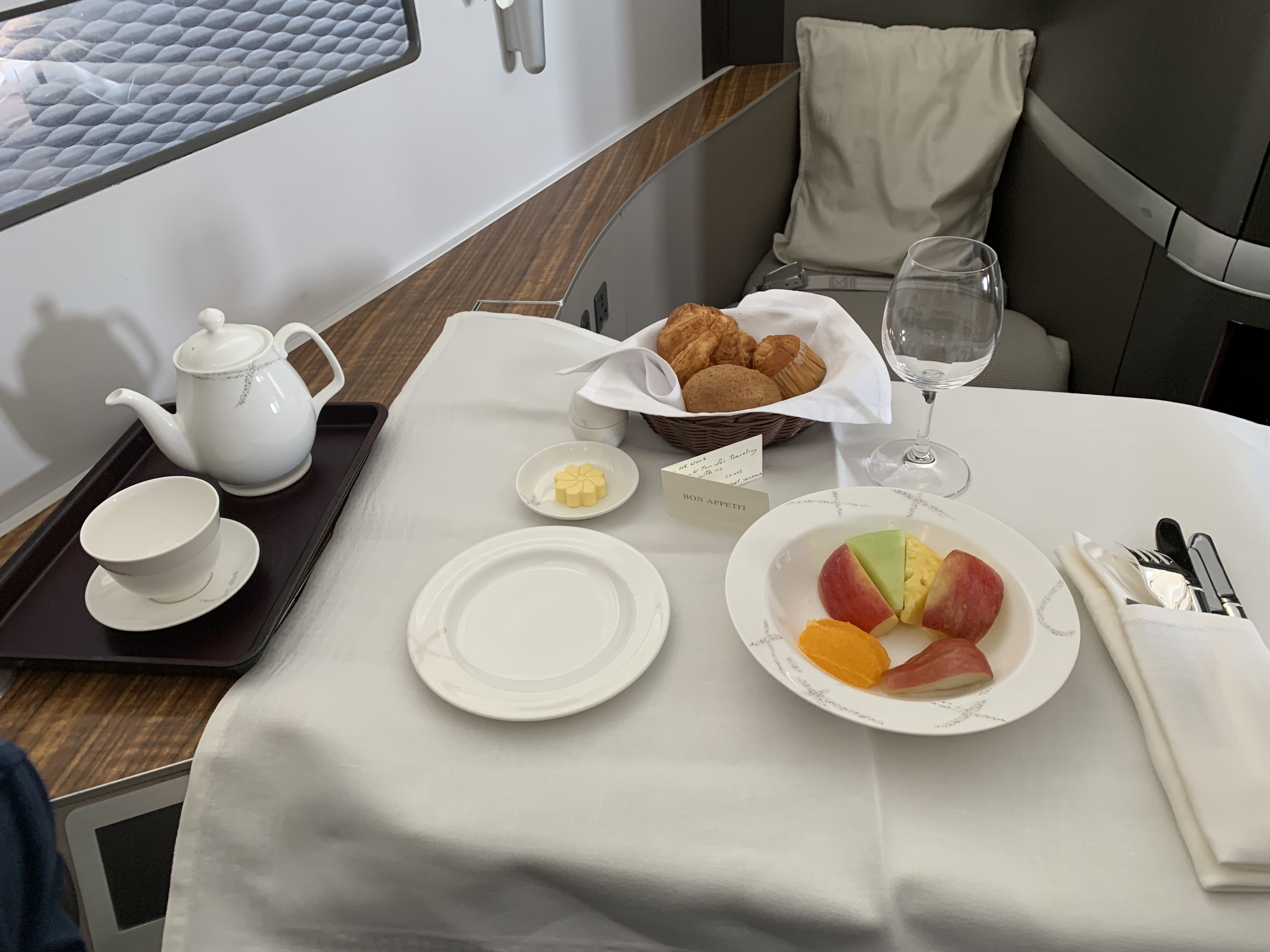 18EF0F20-D387-4B14-ACFC-48C20D04EFB5 - 里先生 Mr. Miles