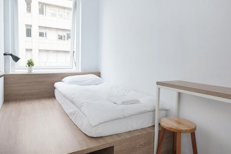 | 里先生 Mr. Miles