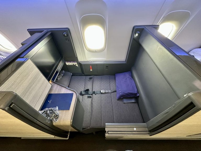 ANA The Room體驗大公開！2026年新一代The Room FX於B787面世！最接近頭等配置！空間闊＋精緻飛機餐！入埋Lounge嘆即制壽司！ | 里先生 Mr. Miles